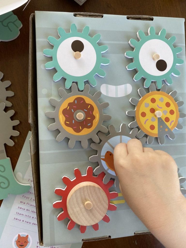 Review: Sago Mini Box – Robot Party - Curious and Cozy